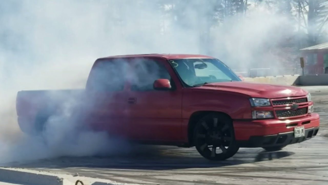 Chevy Silverado Doing Donuts And Burning Out‼ - YouTube