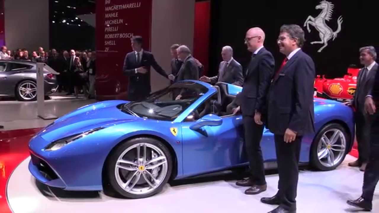 Ferrari Press Conference at IAA 2015 | AutoMotoTV - YouTube