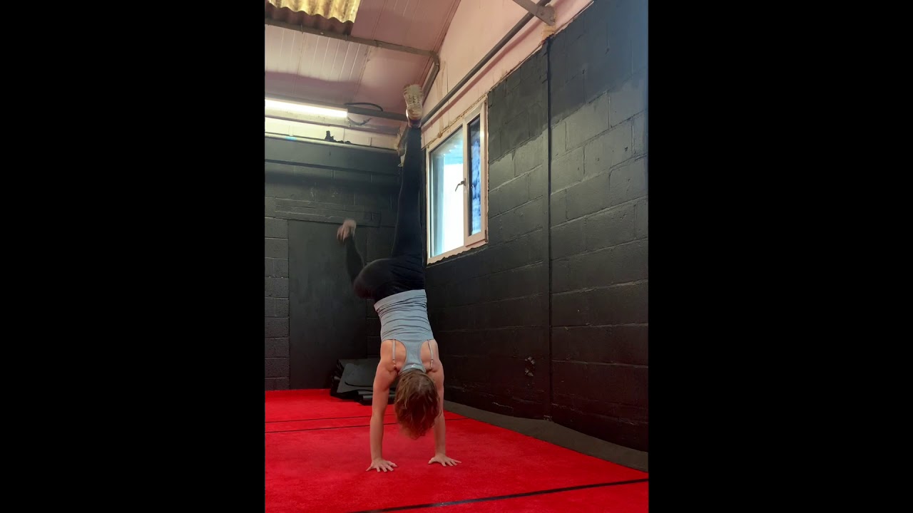 Free Standing Handstands - YouTube