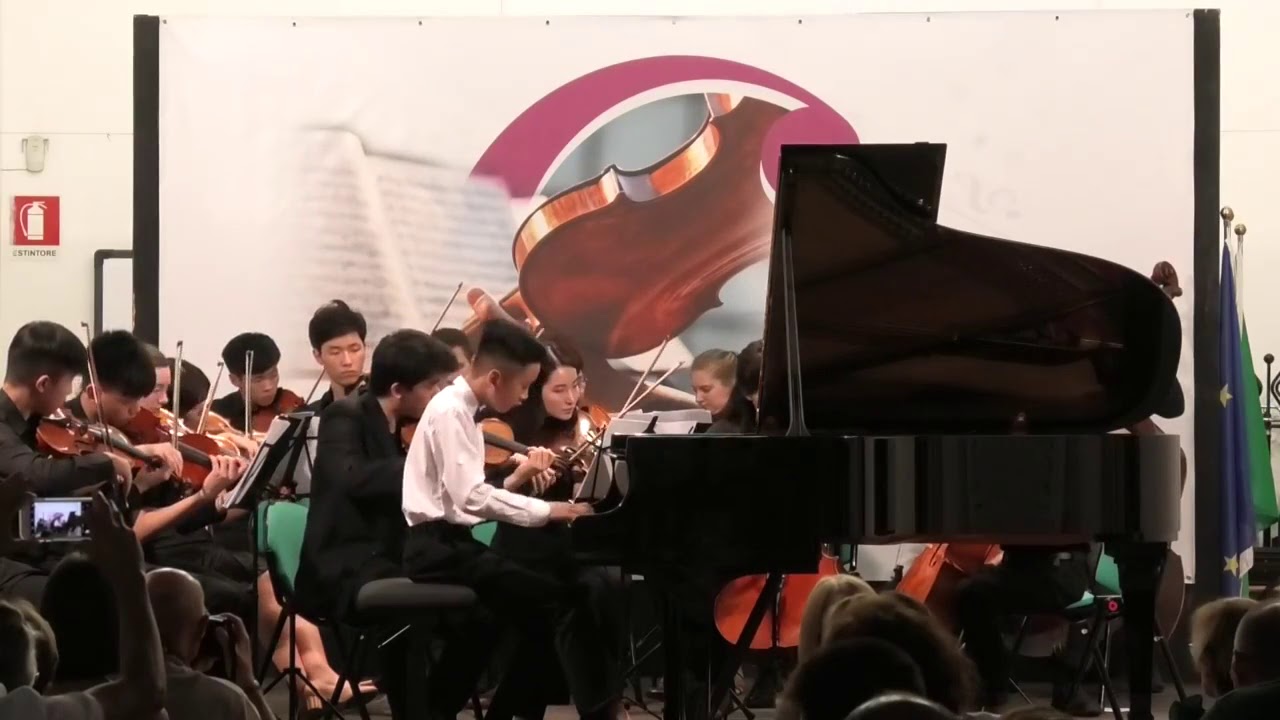 Ryan Wang 10 years old plays Grieg Concerto in A minor - YouTube