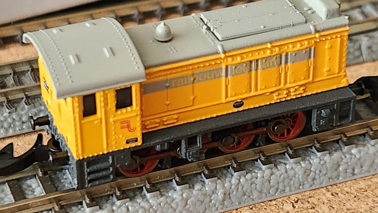 Marklin 81771 V36 Track-Laying Train Test Run at z.scale.hobo 04.07. ...