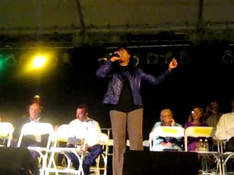 Isabelle Valdez ' El toque de tu gloria' - YouTube