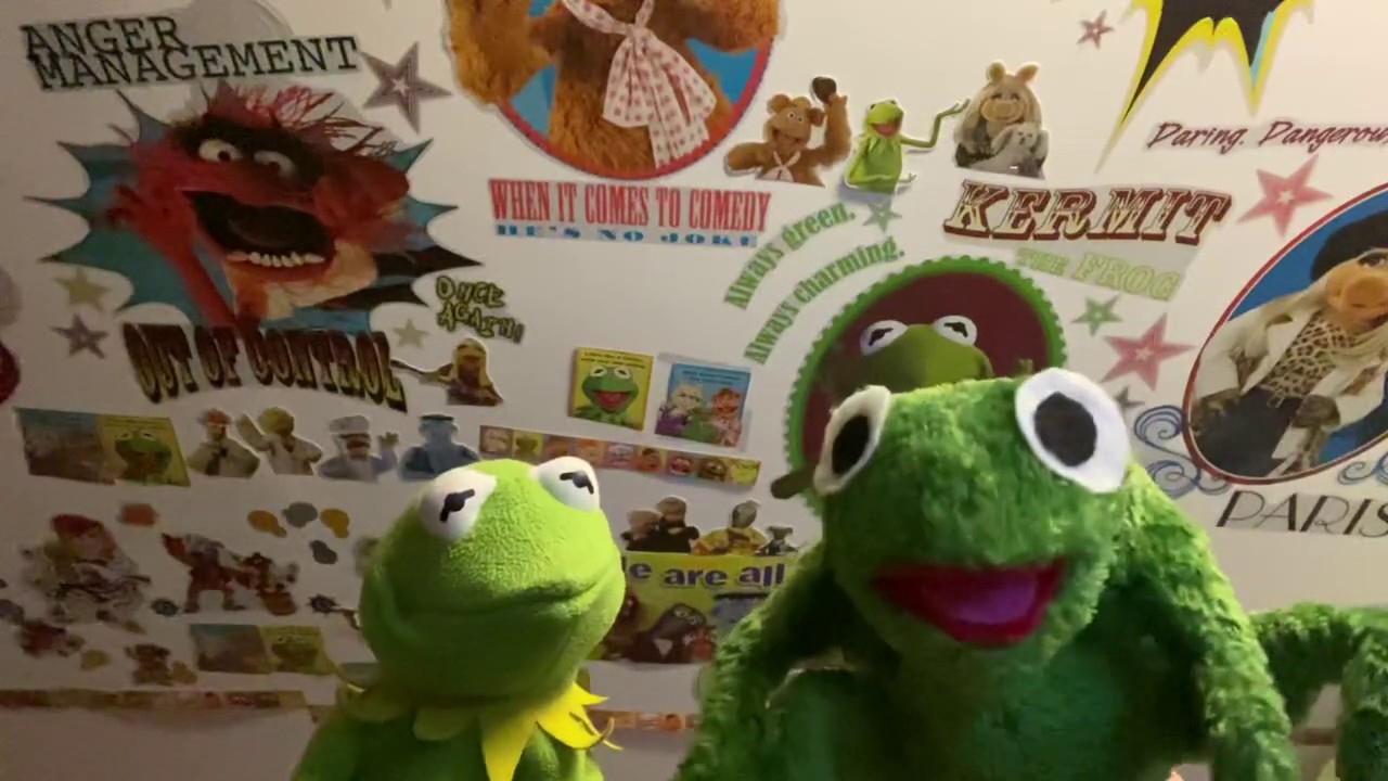 Robin the Frog Sings Somewhere Over the Rainbow - YouTube