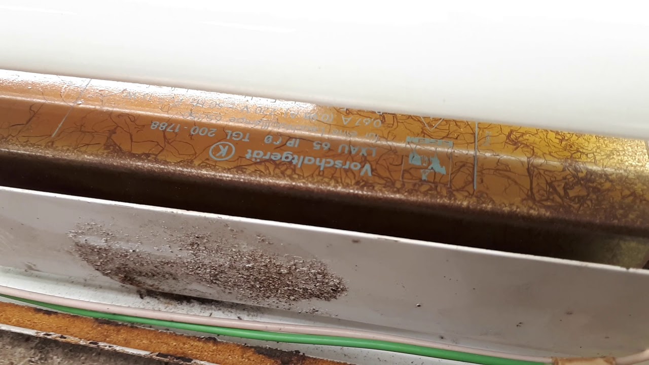 Osram L 58W/25 Fluorescent Tube Burnout - YouTube