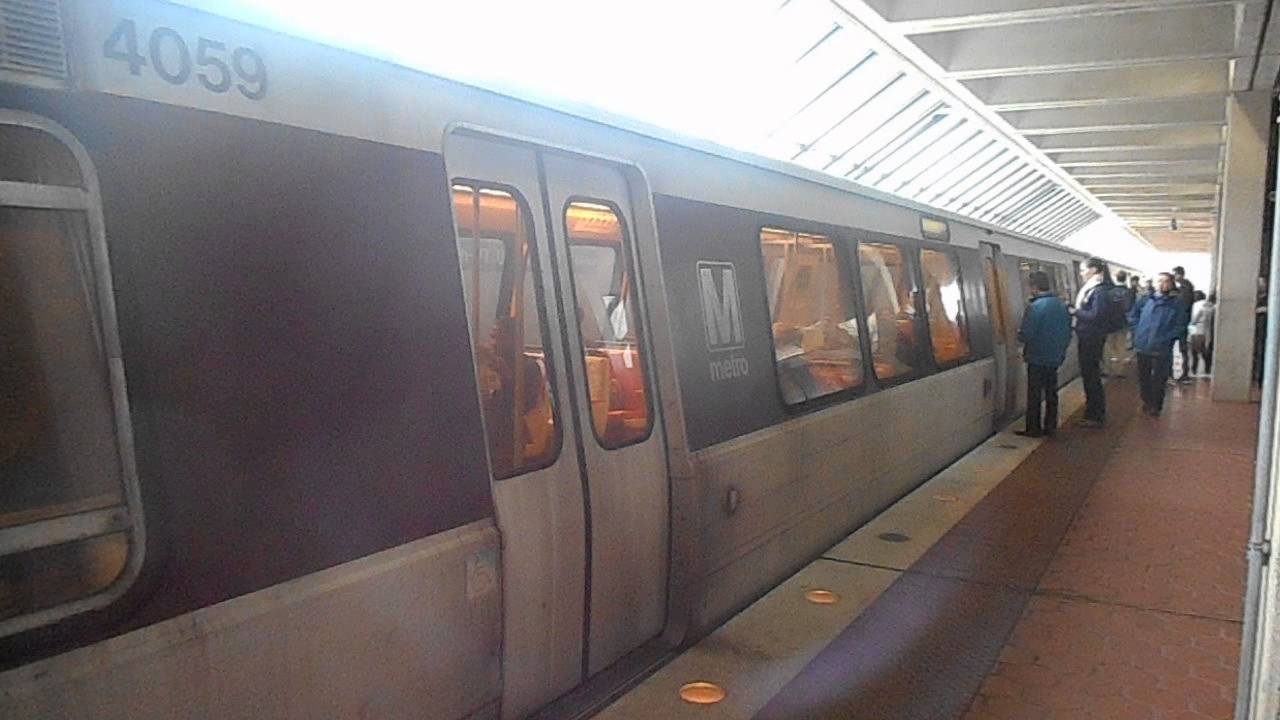 DC Metro (WMATA): New Carrollton bound Orange Line train at West Falls ...