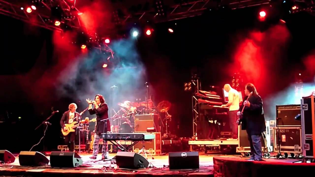 Marillion live @ Loreley 2010 (The Invisible Man) - YouTube