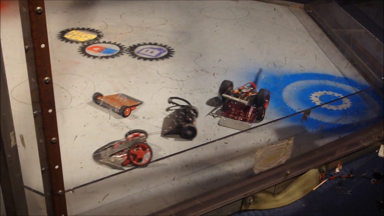 Robot Fight Night 2016 - Bot Bash rumble - YouTube