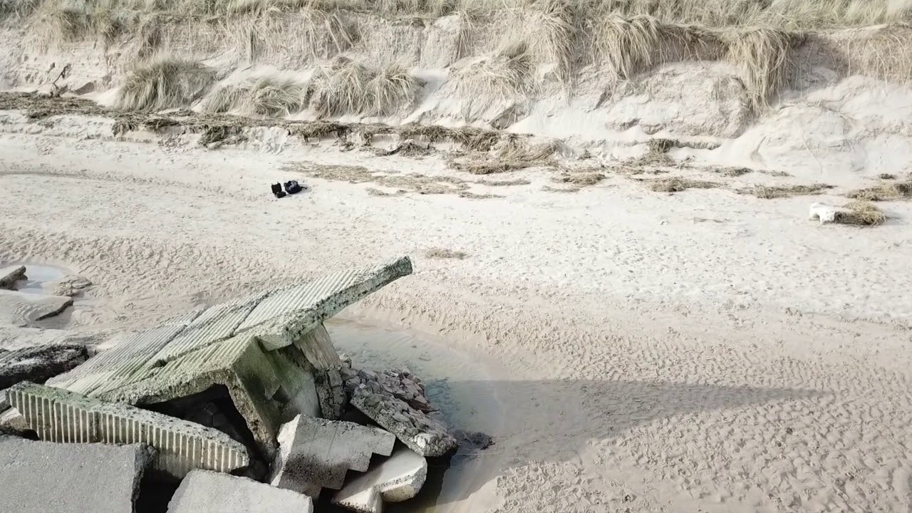 Destroyed Pillbox, Beadnell, Northumberland - YouTube