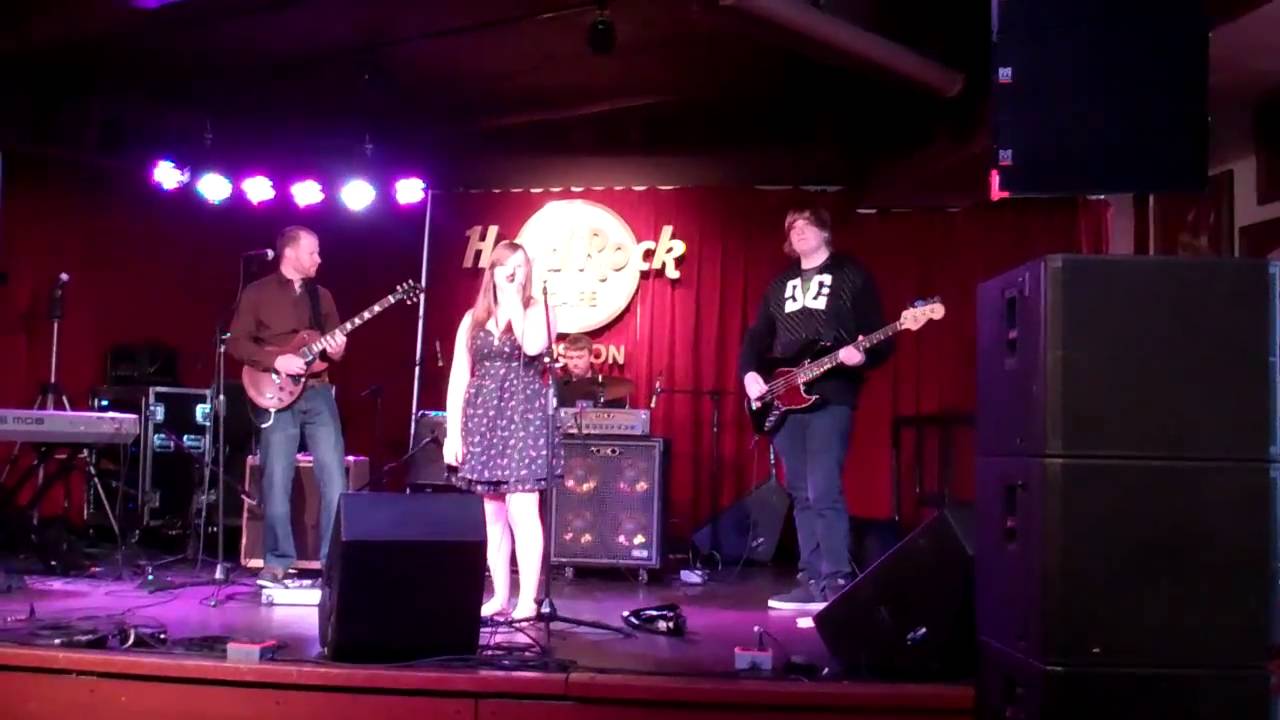 Lisa Vassallo Sing - YouTube
