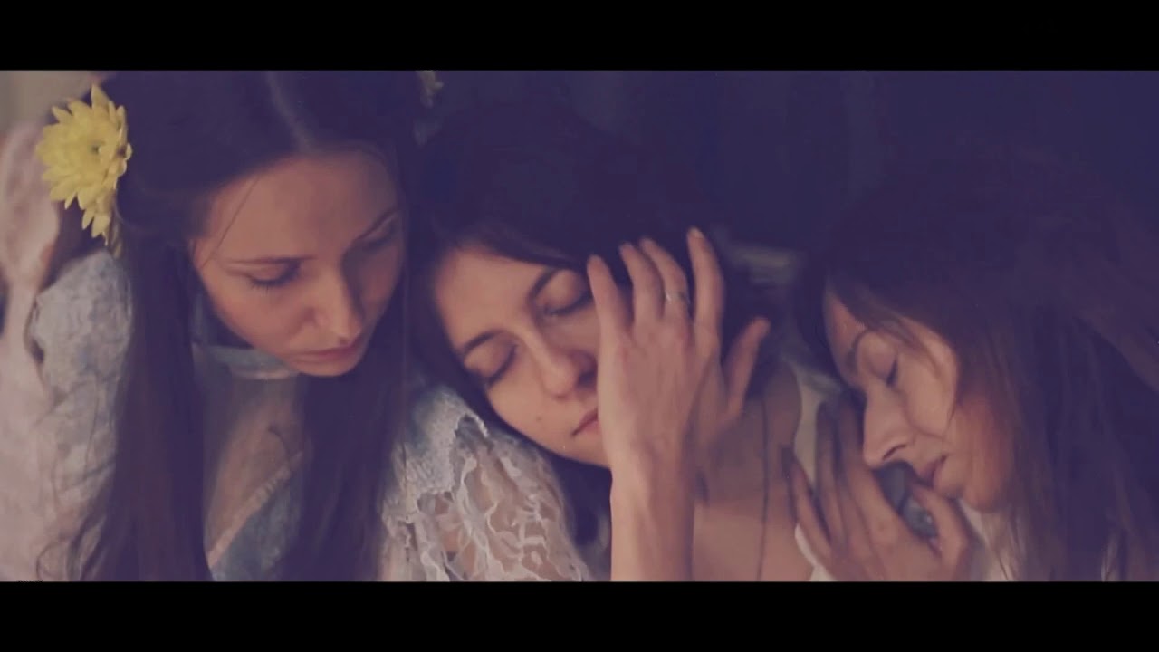 Melanie ~ Lay Down Candles In The Rain - YouTube