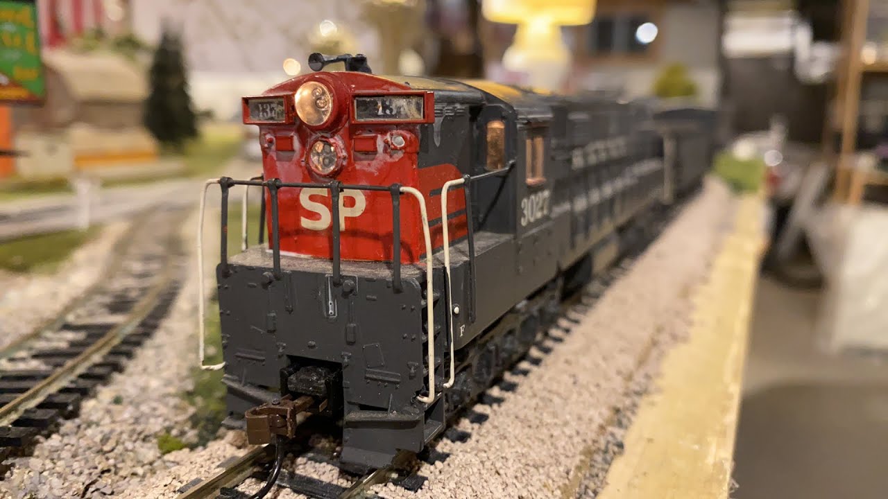 Operating Ho Scale Trains & Engines Live - YouTube