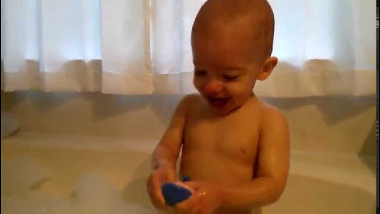 Russell Laughs in Bathtub at 15 Mos - YouTube