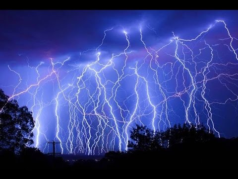 Very Dangerous Live Video of Lightning, Windstorm and Hevy Rain - YouTube
