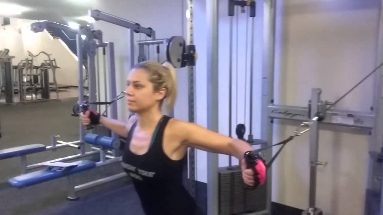 Standing cable chest fly (adduction) - YouTube