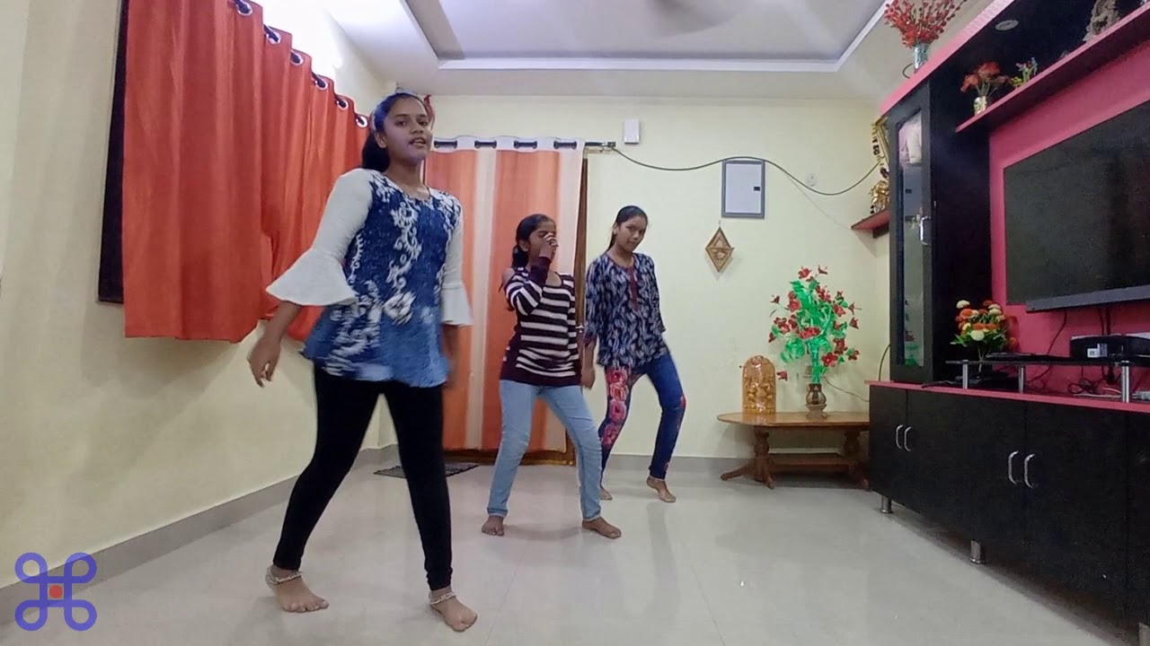 Rocking Girls Dance with Bilionera Otilia song | Bilionera Album - YouTube