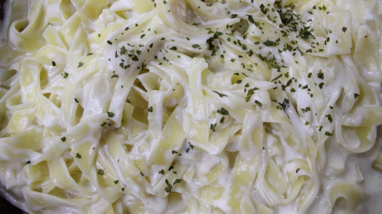 Tjestenina pilav tagliatelle u bijelom umaku - Pasta tagliatelle in ...