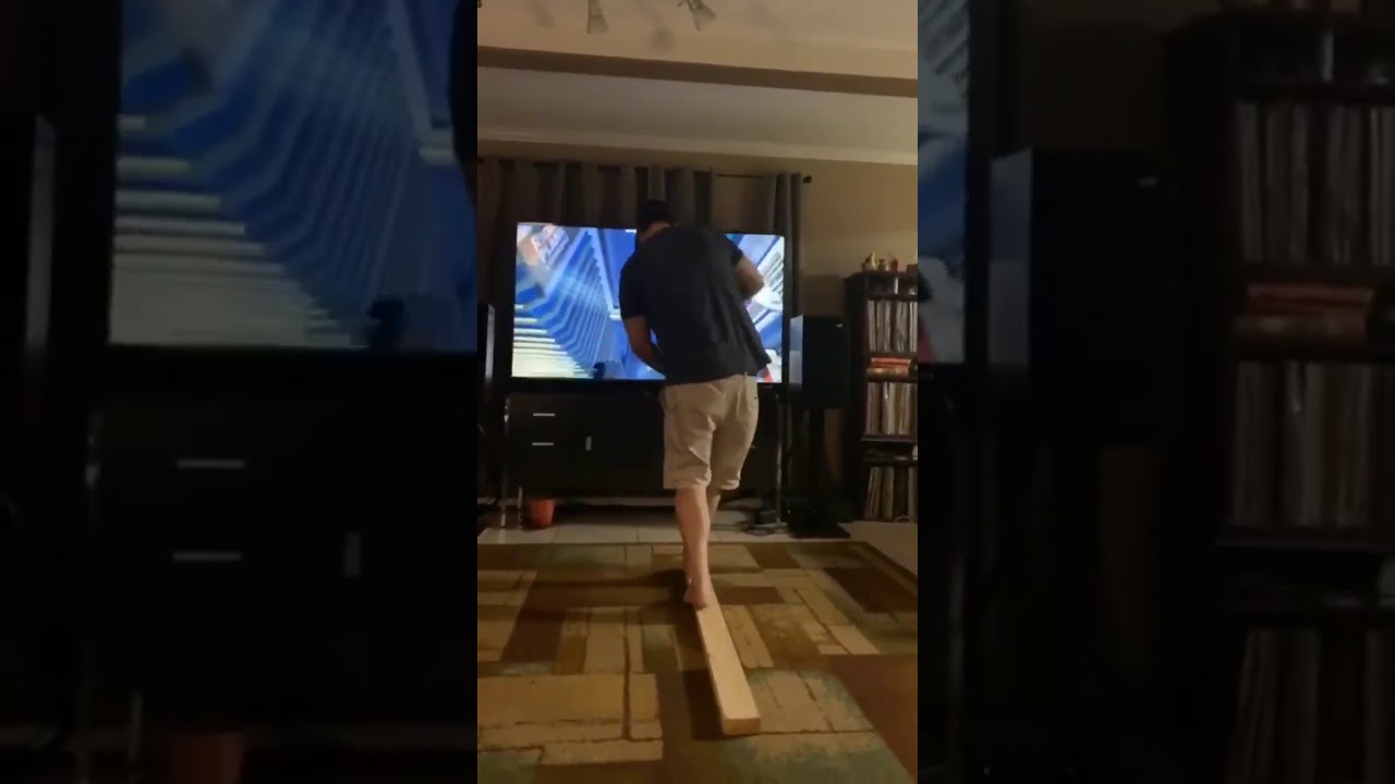 Man Smashes himself into TV while playing VR - YouTube