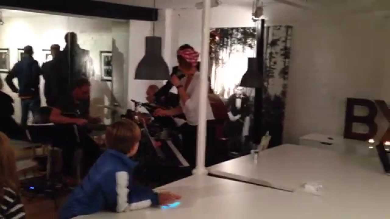 Var är du min vän - Malin Ekstrand - Cover / Lisa Nilsson - YouTube
