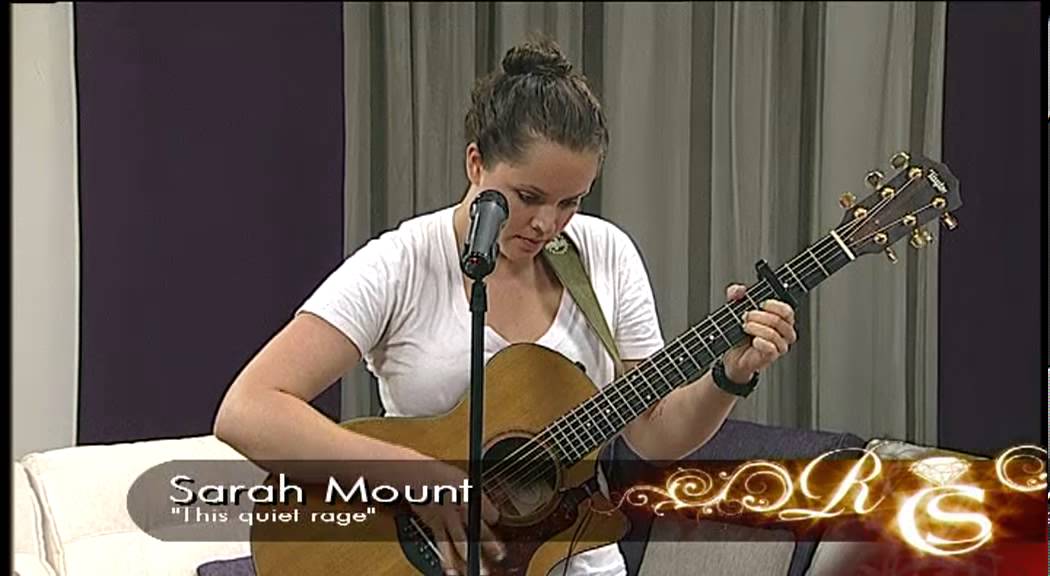La cantante Sarah Mount - YouTube