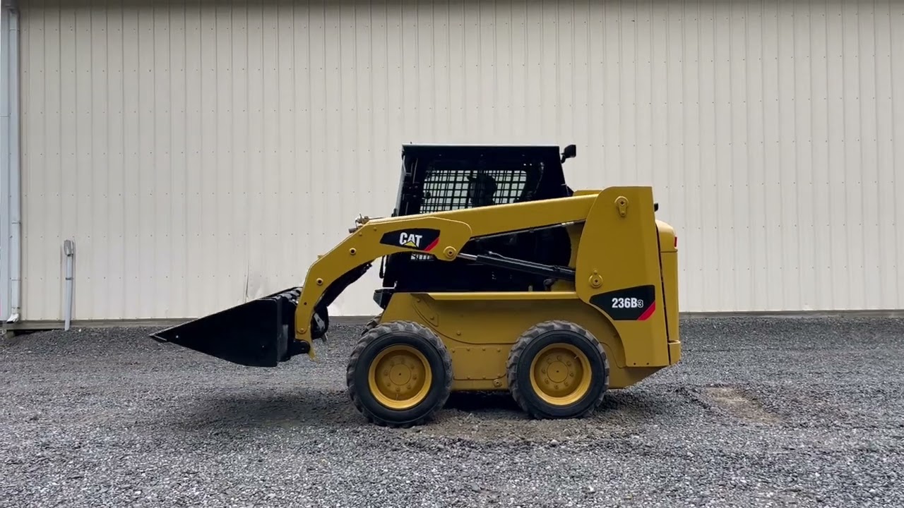 CAT 236B3 2022 0513 - YouTube