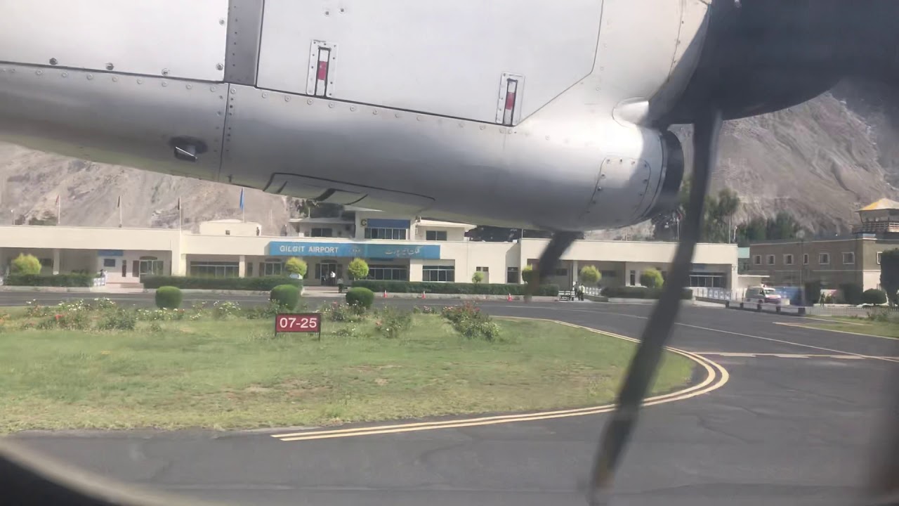 PIA landing at gilgit AirPort - YouTube