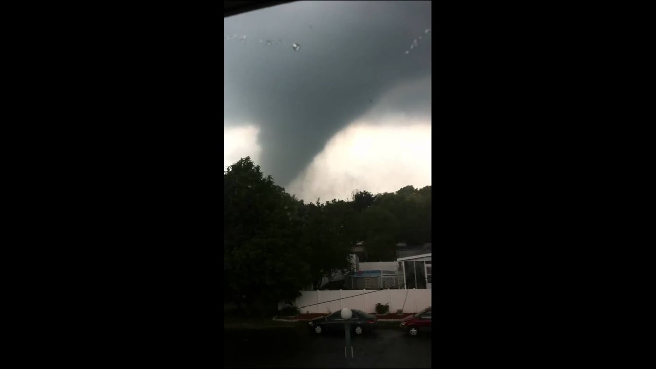 Tornado Passing thru Downtown Springfield Mass, 2011 AMAZING Video ...