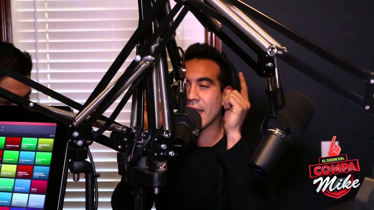 Calibre 50 en El Show Del Compa Mike marcando a un sitio de taxis. En ...