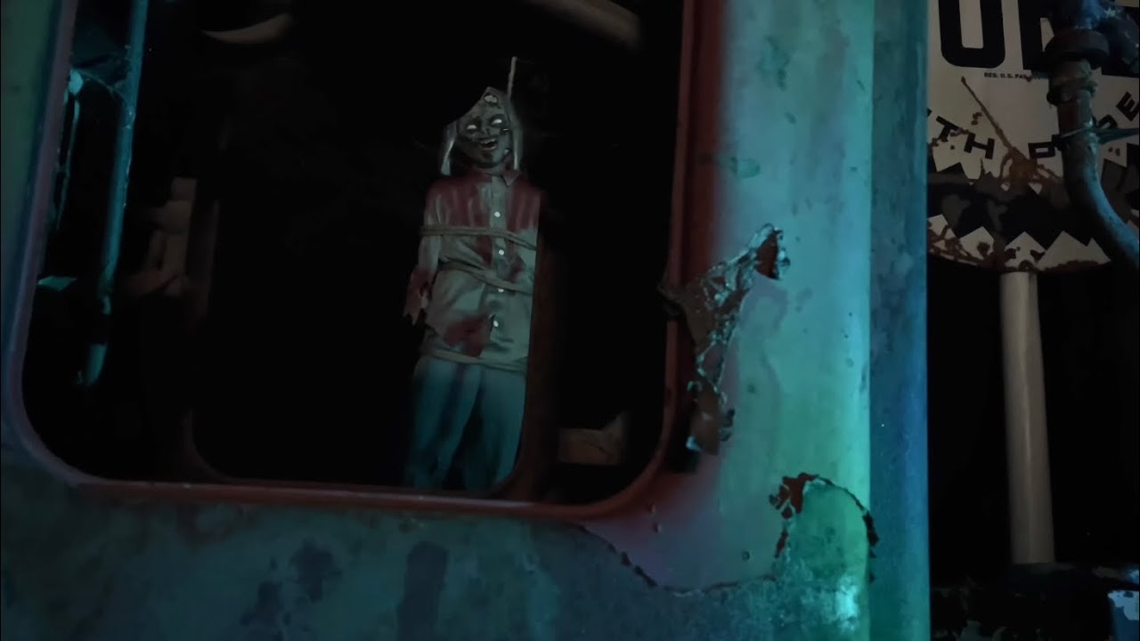 Hung-Up Zombie animatronic - YouTube