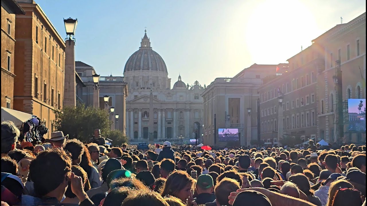 Elezione Papa Leone XIV - Atmosfera in Piazza San Pietro e Via Della ...