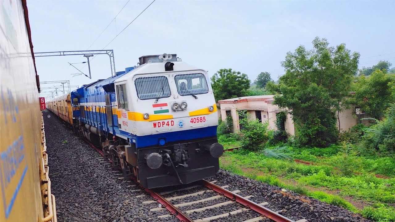 WDP4D hauled Pandharpur Nizamabad Train Crossing Kazipet Hadapsar Train ...