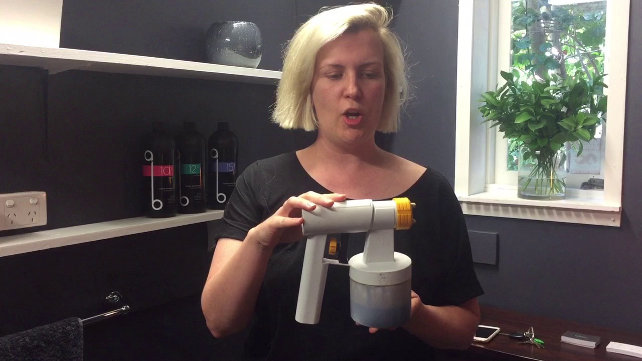 Aussie Bombshell Spray Tan Application Demo - YouTube