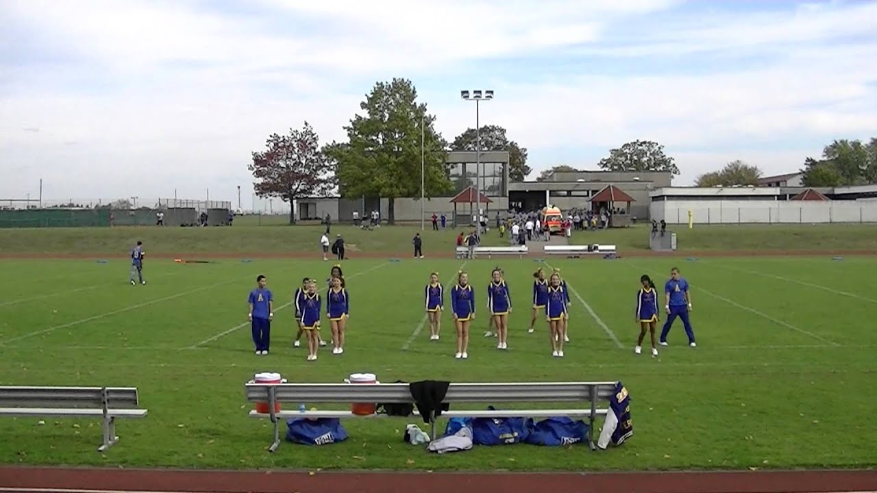 AHS CHEER Homecoming half time - YouTube