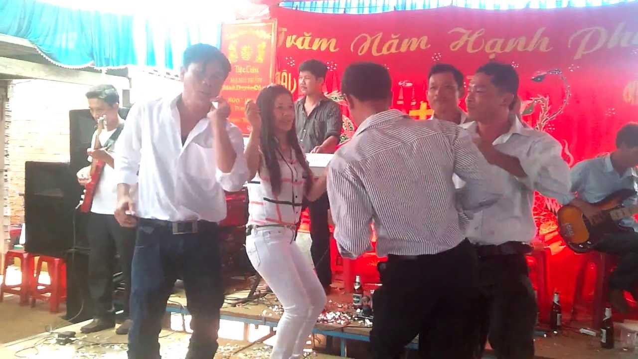 Dam cuoi ga bmt1 - YouTube