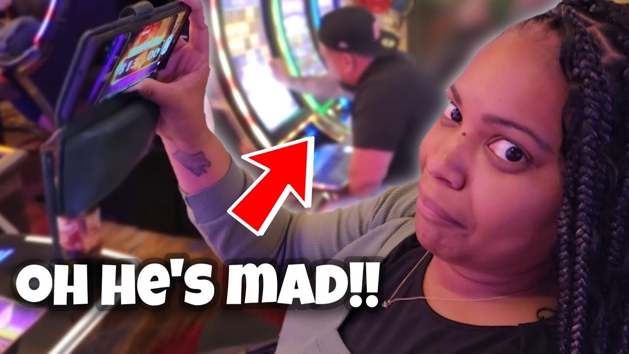 Angry Neighbor BEATS His Slot Machine!! 🎰👊 - YouTube