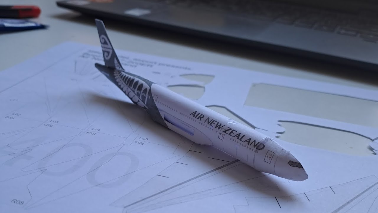 PLANE air New Zeland Boeing B777-200ER 1/400 making process part 1 ...