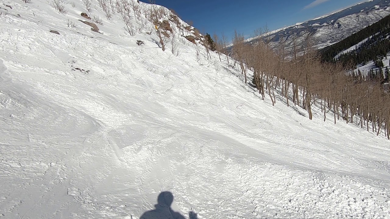 KT Gully, steep giant moguls (14/2/20) - YouTube