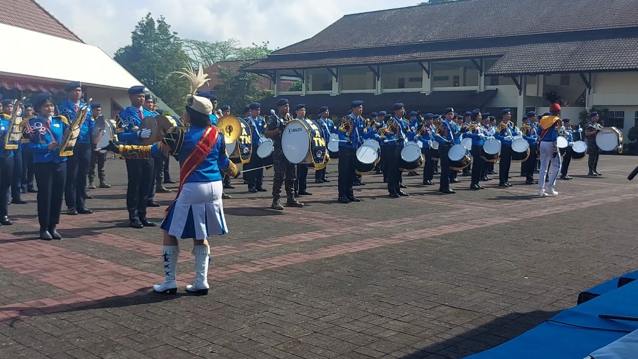 DRUMBAND SMA TARUNA NUSANTARA MAGELANG DALAM RANGKA WISUDA KELAS 3 TH ...