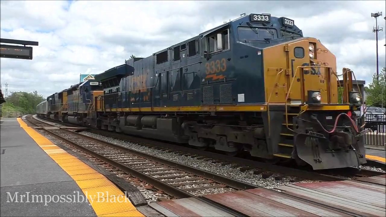 The Last Ringling Brothers and Barnum & Bailey Circus train through ...