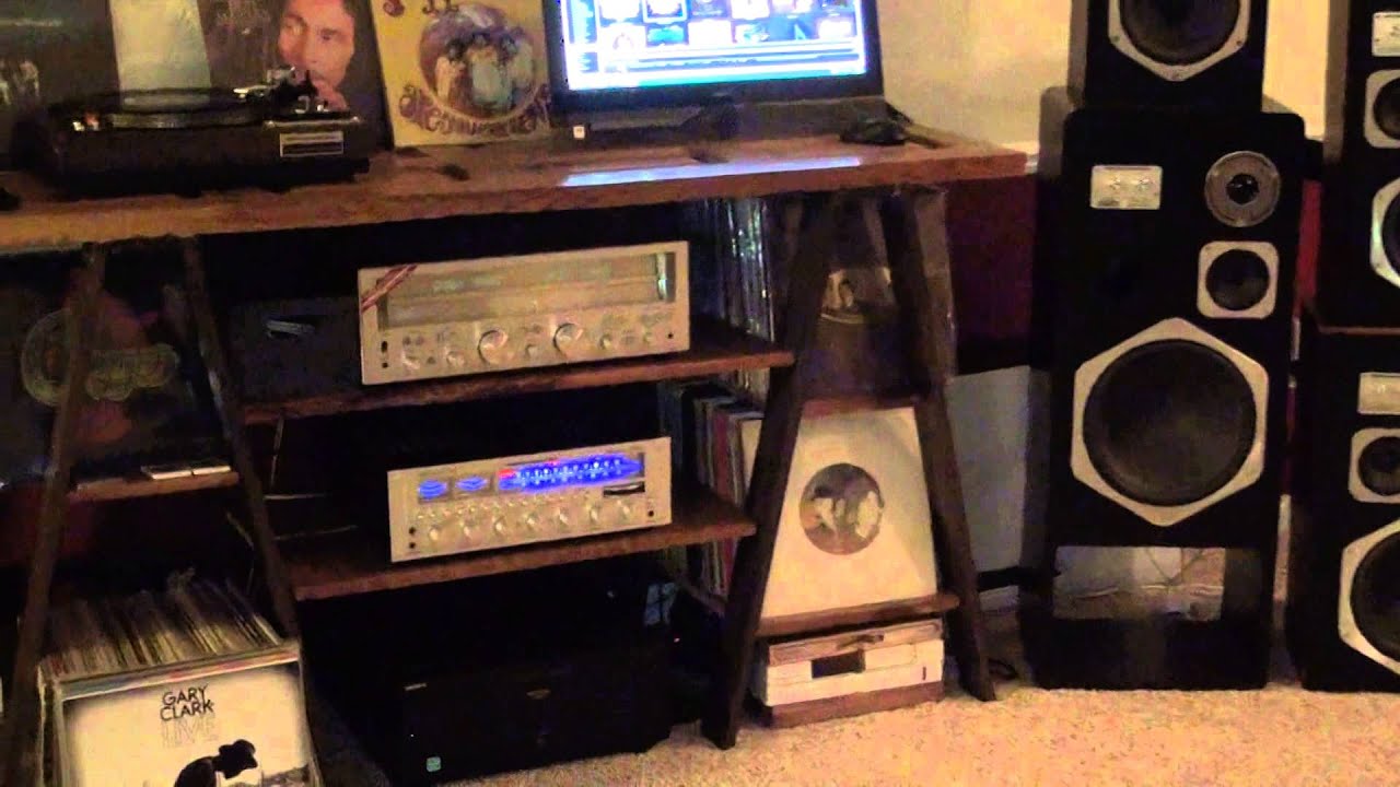 Marantz 2285B Receiver, Marantz 6200 Turntable, Marantz HD770 Speakers ...