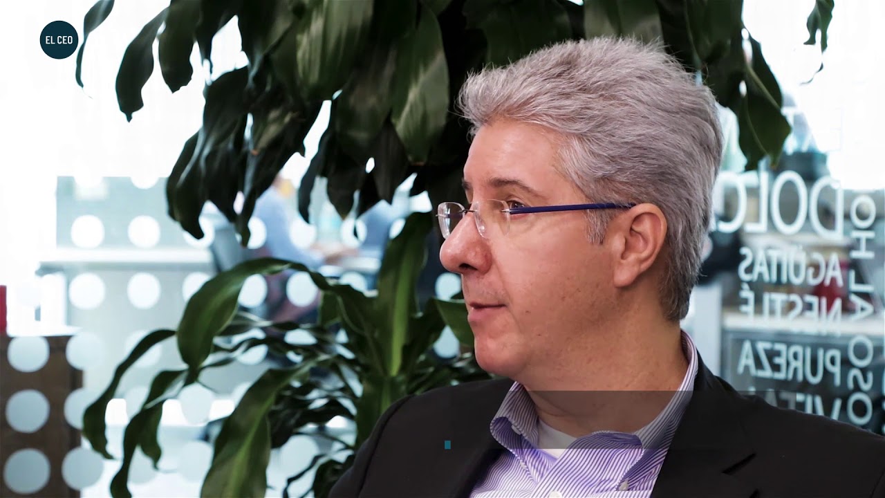 Fausto Costa, CEO de Nestlé, confía en programas sociales de AMLO - YouTube