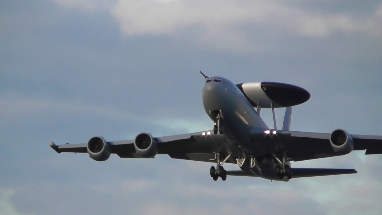 aviation Boeing E3D AEW1 RAF Awacs sentry plane last touch n go of day ...