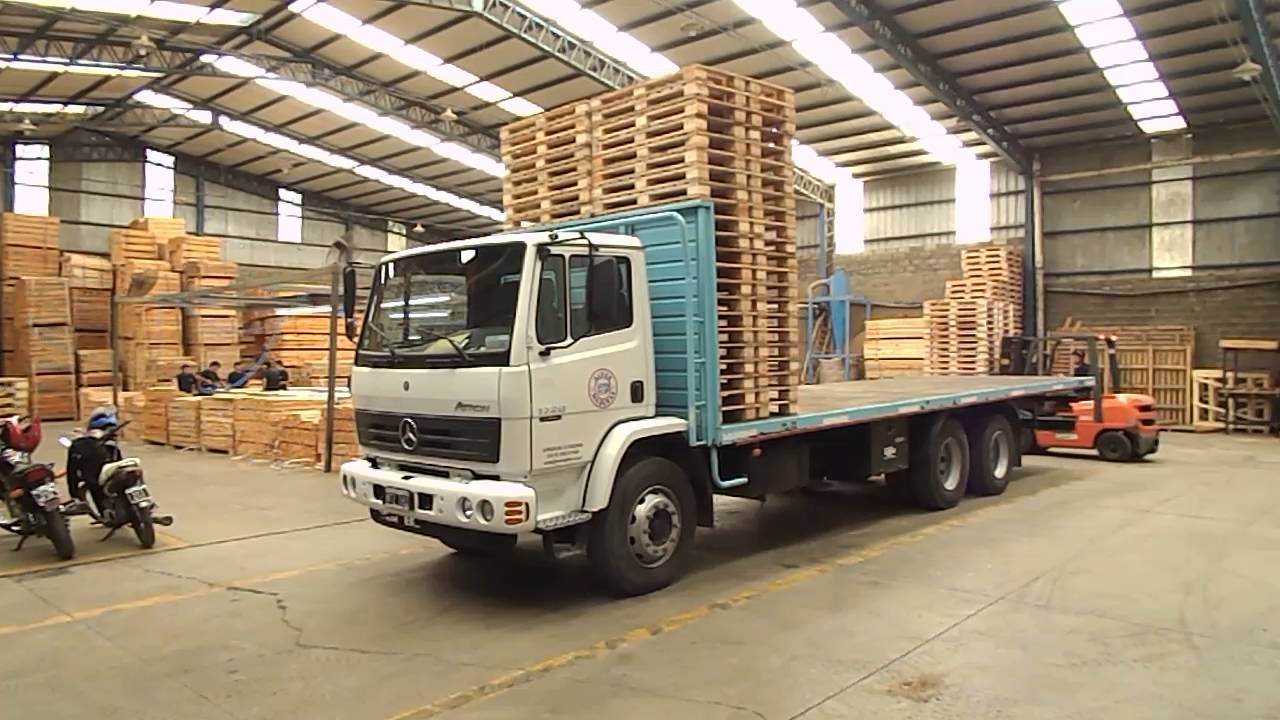 Carga de tarimas - YouTube