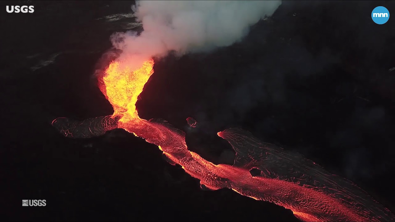 Aerial view of fissure 8 at Hawaii's Kilauea volcano on June 29 - YouTube