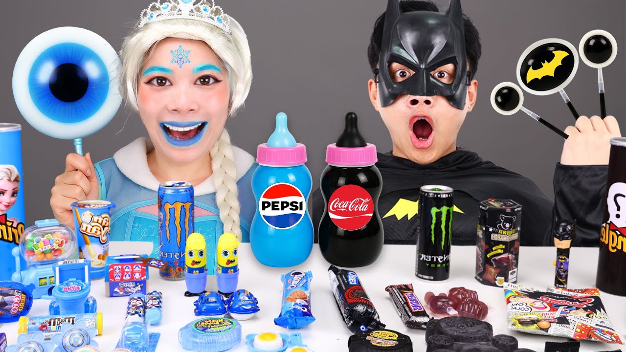 Desafío De Comida Azul VS Comida Negra | ASMR MUKBANG De Elsa Frozen VS ...