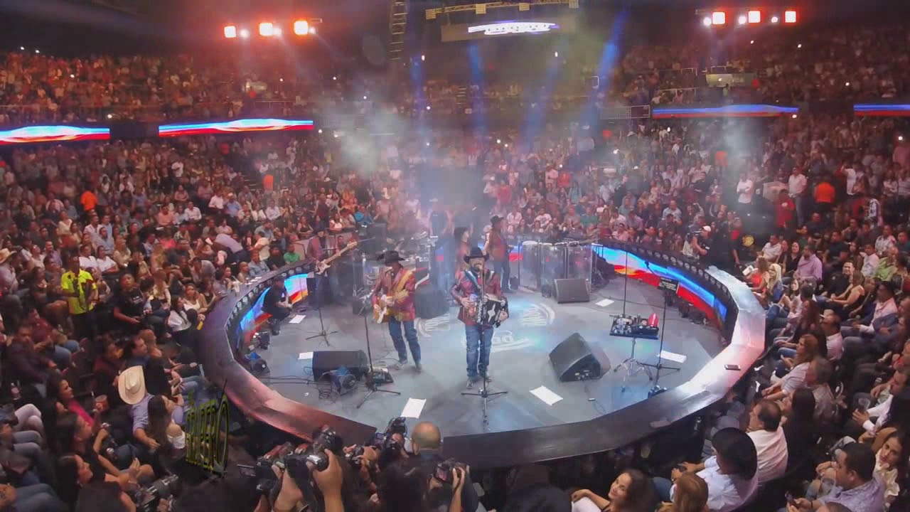 Intocable- Duele, en el Domo Care, Monterrey. 2017 - YouTube