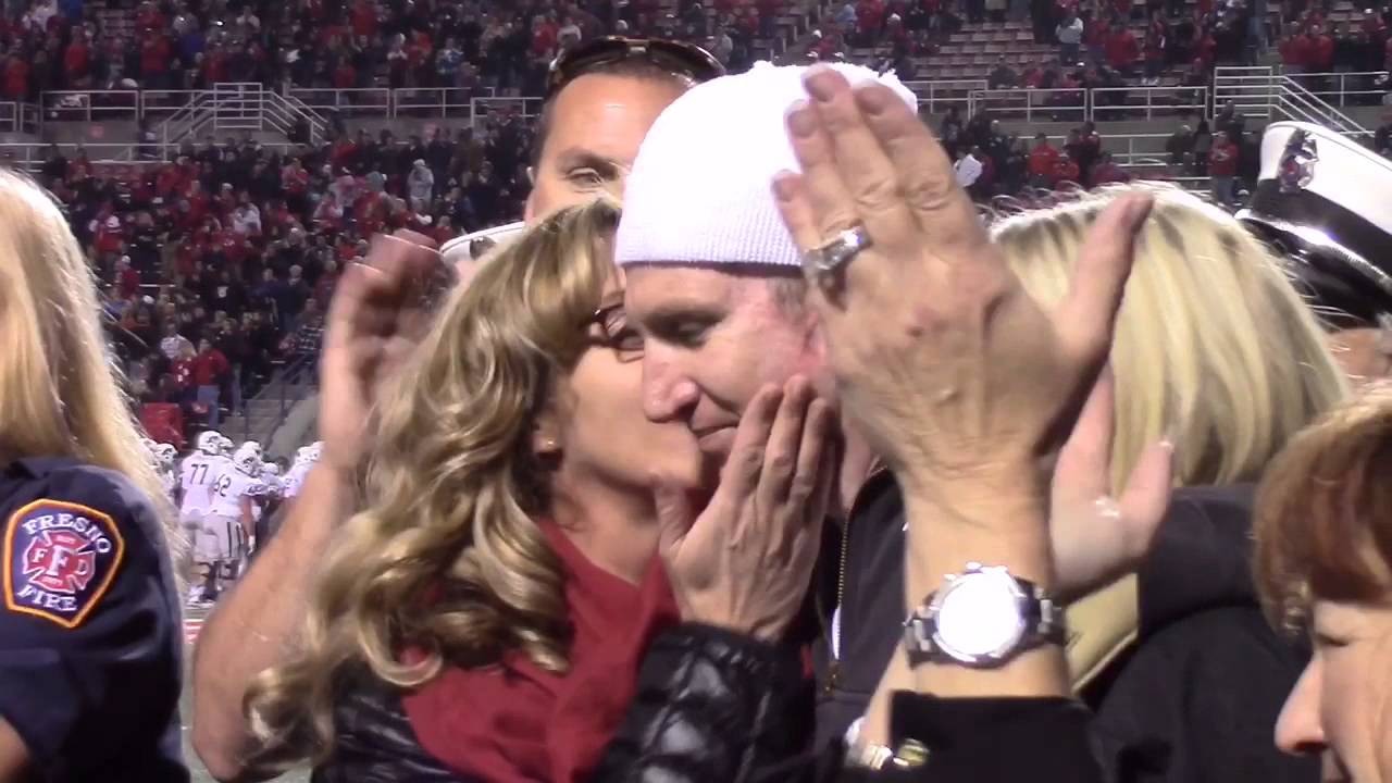 Bulldog Stadium fans cheer Fresno Fire Capt. Pete Dern - YouTube