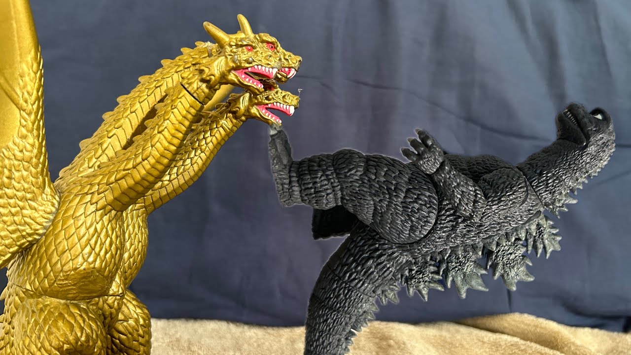 Godzilla dropkick - YouTube