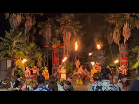 Chief’s Luau in Honolulu, Hawaii - YouTube