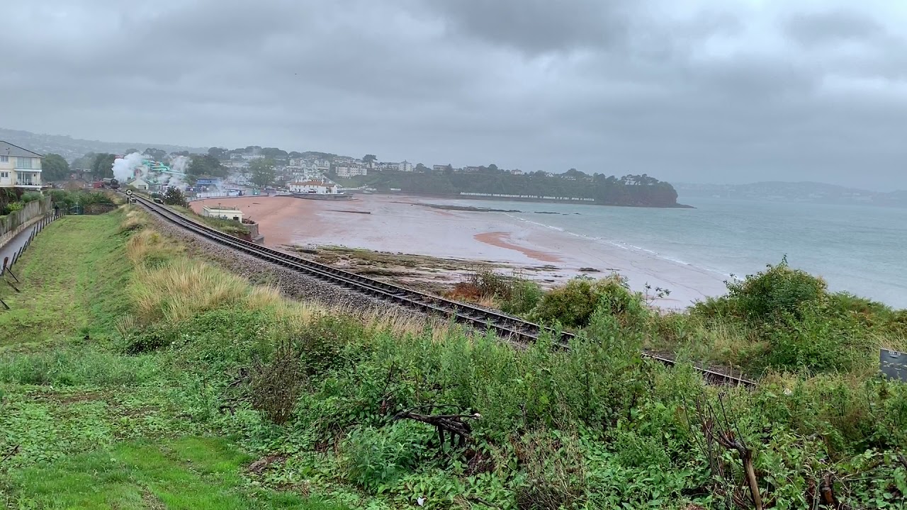 Dinmore Manor 7820 Departs Goodrington Station - YouTube