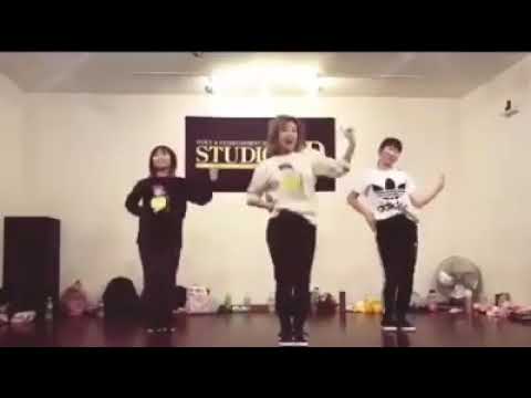 Momo'sister Hana dances to WHAT IS LOVE